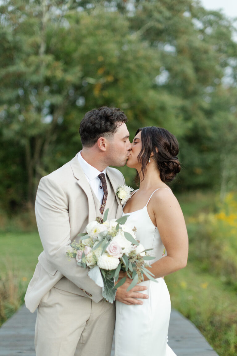 Blenheim Hill Farm Wedding | Meaghen & Nick - Liz Diewald Photography